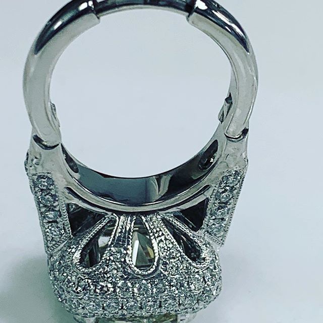 CLIQ; Fitting rings over enlarged knuckles - Jeff Walters Jewellers